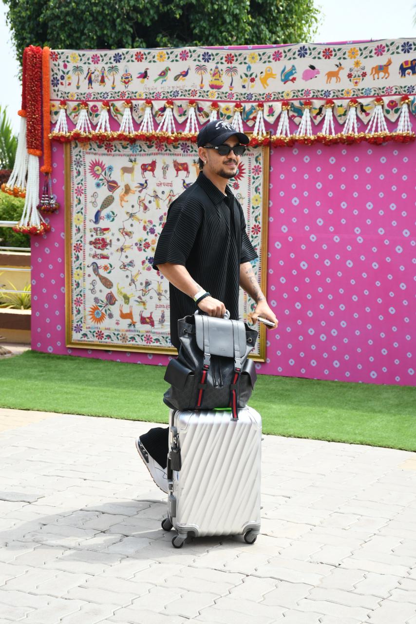 MS Dhoni, Zaheer Khan, Ishan Kishan Arrive in Jamnagar For Anant Ambani ...