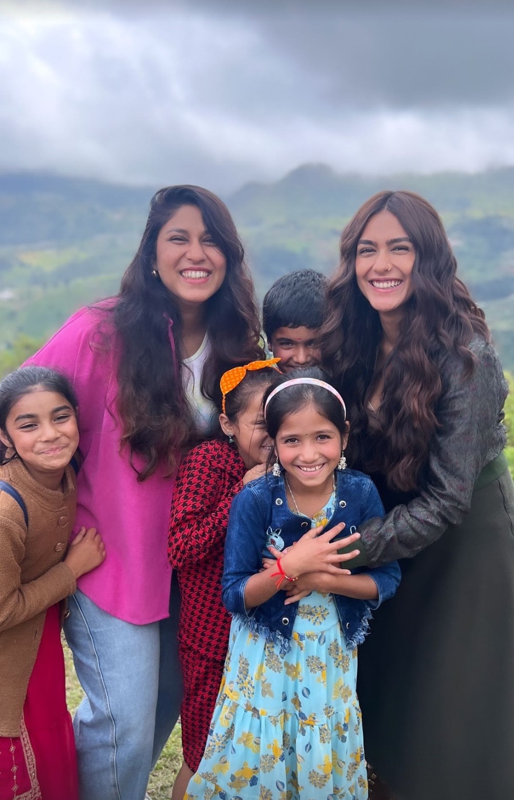 Mrunal Thakur And Her Sister Lochan Thakur Give Major Siblings Goals ...