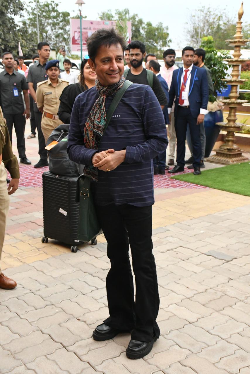 Happy Birthday Sukhwinder Singh: 10 Iconic Songs of the Legendary ...
