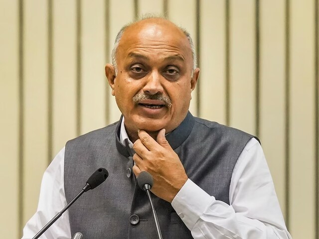 Delhi CS Naresh Kumar Gets Additional Charge Of NDMC Chairperson - News18