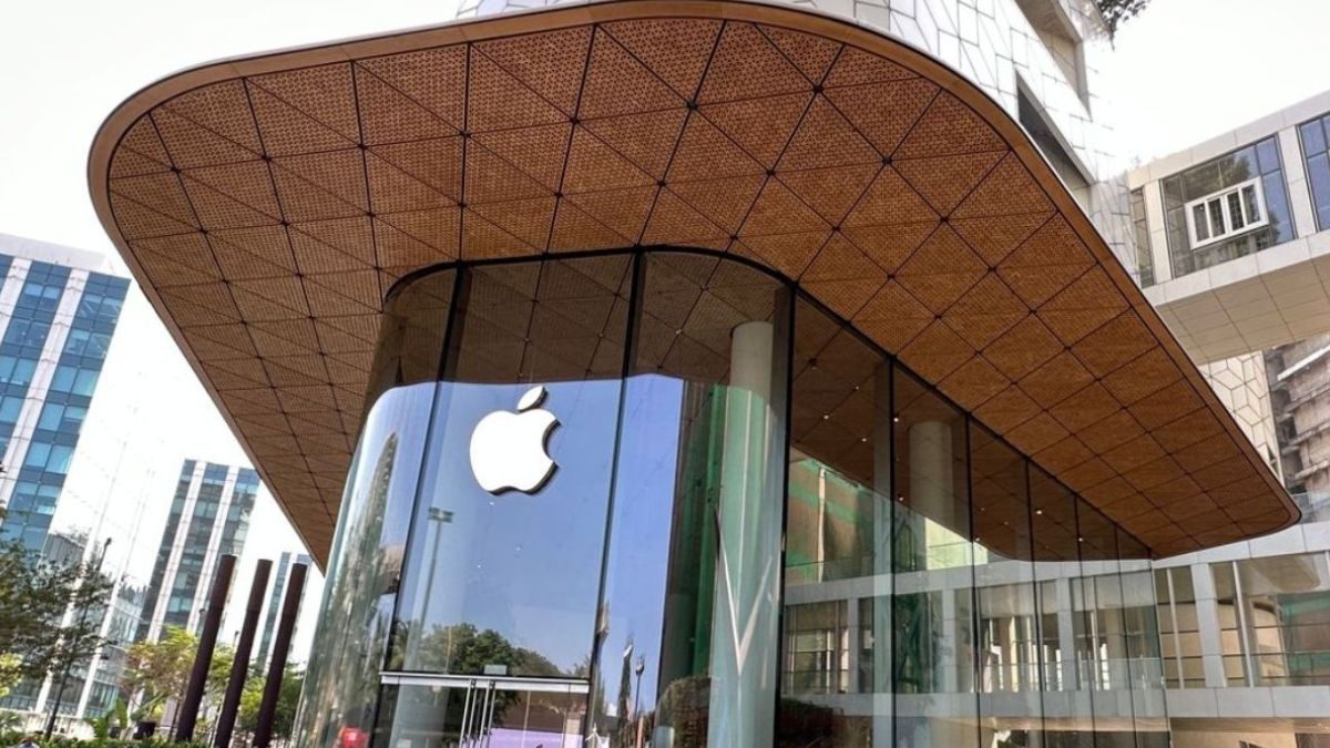 AI Battle: Apple Overtakes Microsoft as World's Most Valuable Company ...