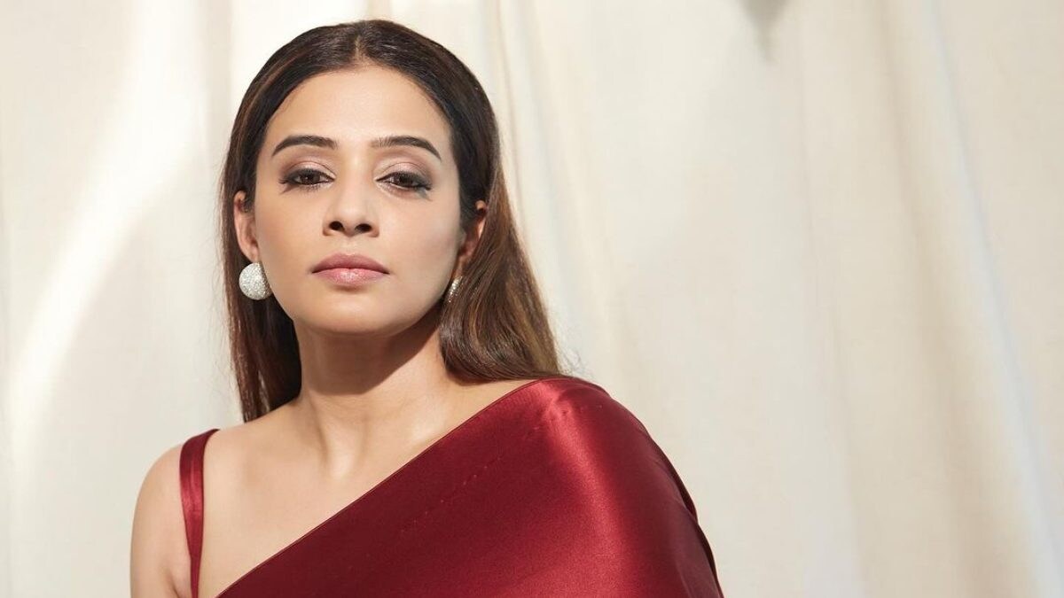 Priya Mani Says South Actresses Didn't Believe in 'Size Zero': 'I Was ...