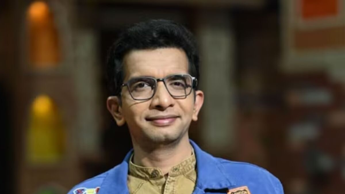 Watch: Nilesh Sable's Respectful Gesture On Hastay Na Hasaylach Pahije ...