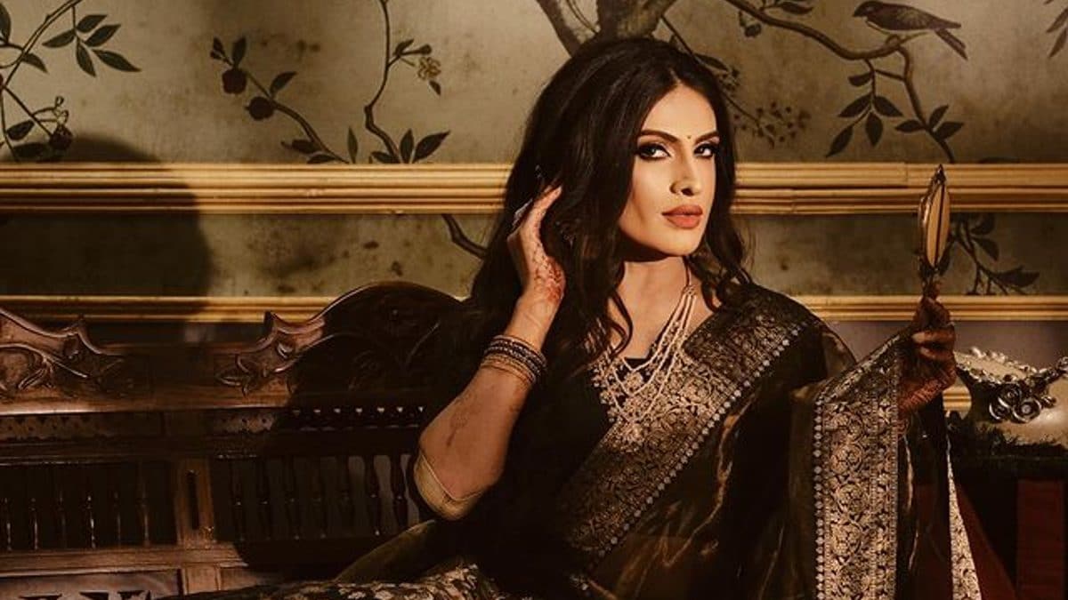 Sushant Divgikr Celebrates The Rangkat Weaving Technique In A Timeless ...