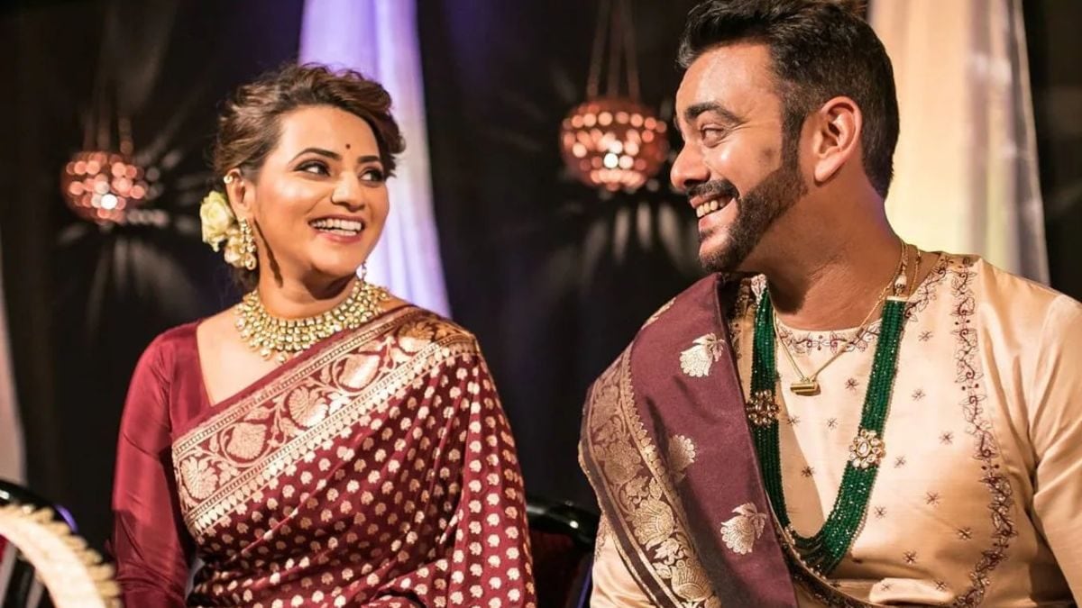 Marathi Actor Aastad Kale Partners Swapnali Patil To Celebrate Her ...