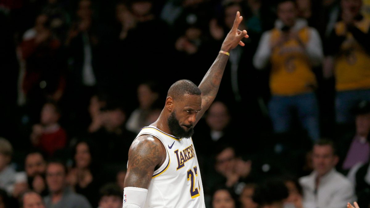 NBA: LeBron James Scores Career-High From Three as LA Lakers Sink ...