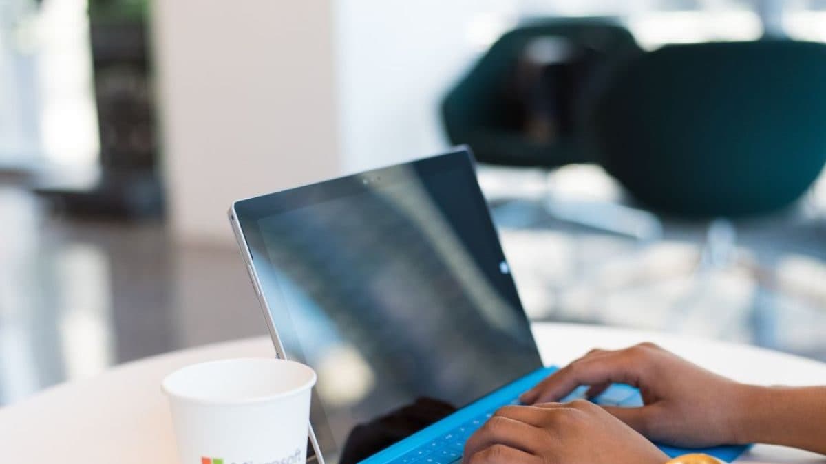 HCL Tech Headcount Increases By 2,725 in Q4, Adds 3,096 Freshers; Bucks ...