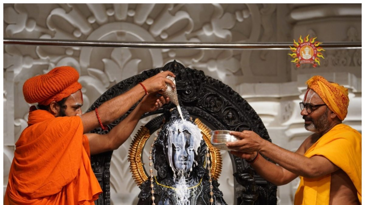 WATCH | 'Divya Abhishek' Of 'Ram Lalla' As Ram Navami Celebrations ...