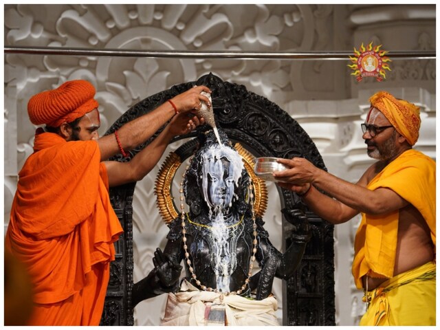 WATCH | 'Divya Abhishek' Of 'Ram Lalla' As Ram Navami Celebrations ...