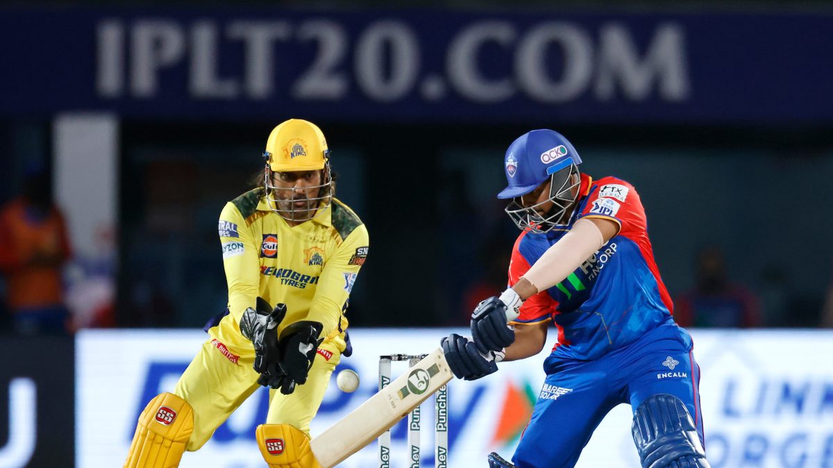 MS Dhoni First Wicketkeeper to Hit Triple Century of Dismissals in T20 ...