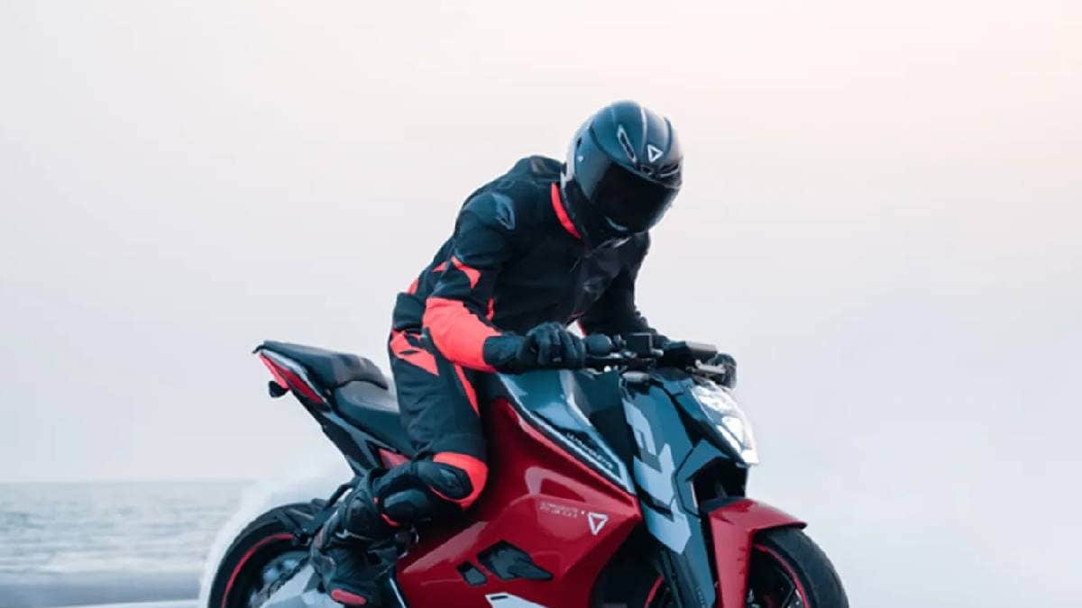 Ultraviolette F77 Mach 2 Electric Sports Bike Hits the Roads with ...