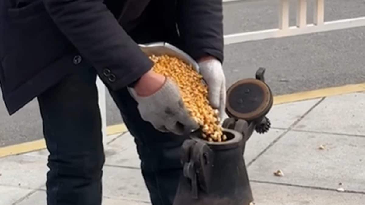 This Chinese Man's Unique Popcorn Preparing Technique Has 1 Million ...