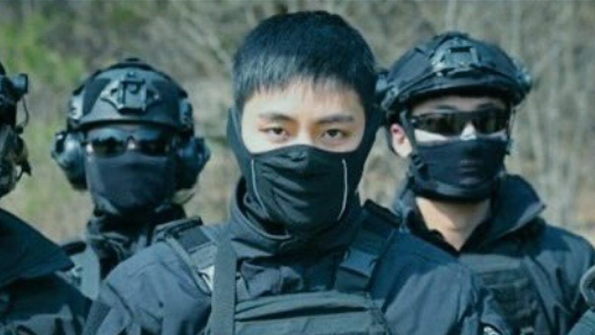 BTS Star V Looks Fierce In SDT Uniform In New Photos; Seen Yet? - News18
