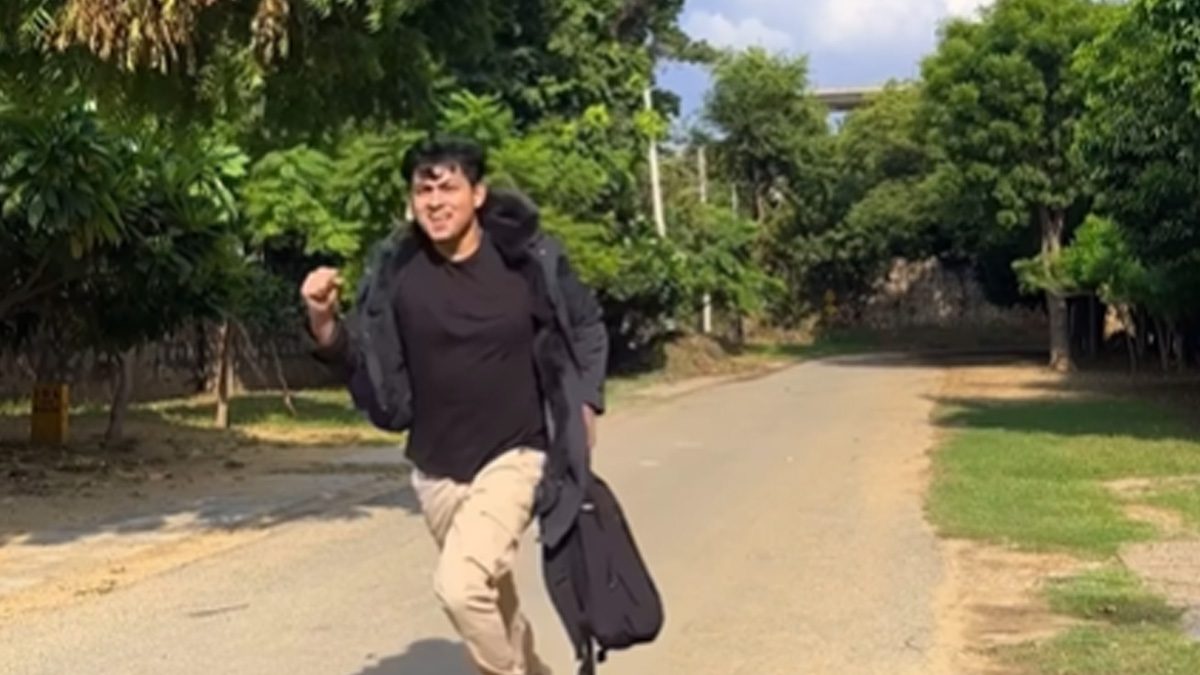 Man's 'On-Point' Depiction Of How Bollywood Actors Run In Movies Will ...