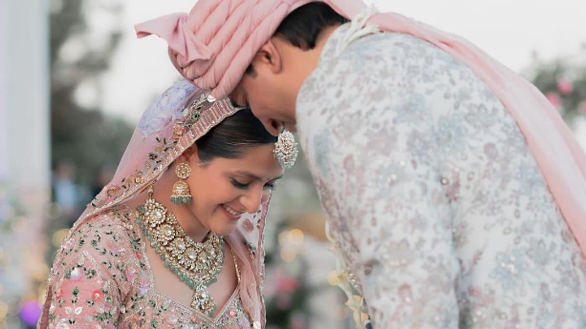 A New Page From Arushi Sharma And Vaibhav Vishant’s Magical Wedding ...