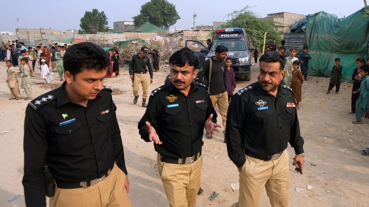 Pakistan Police Search for Gunmen Who Abducted Bus Passengers And ...