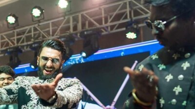 Watch Ranveer Singh, Atlee Dance To Appadi Podu, Lungi Dance At S ...