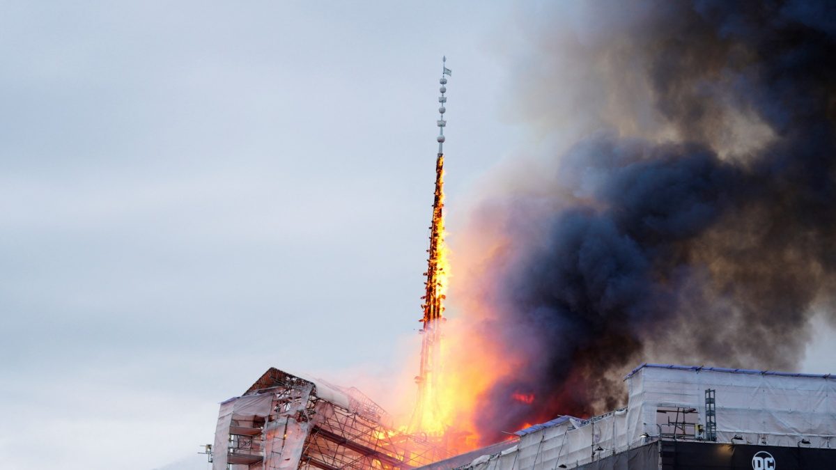 Video: Fire Engulfs Copenhagen's Old Stock Exchange, Blazing Spire ...