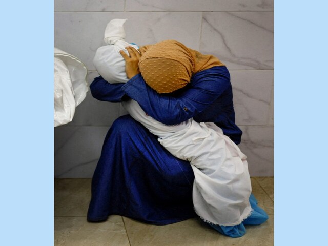 Reuters Photographer Wins World Press Photo Of the Year With Poignant ...