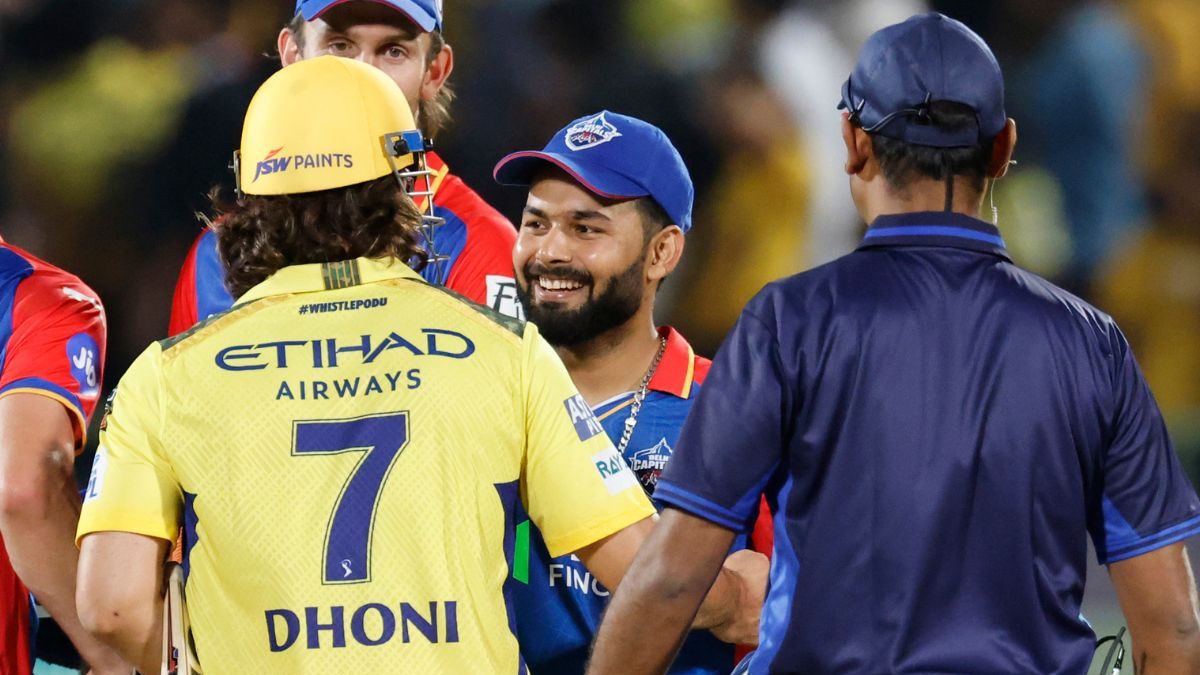 'Guru' and 'Disciple' Come Together: Rishabh Pant and MS Dhoni Embrace ...