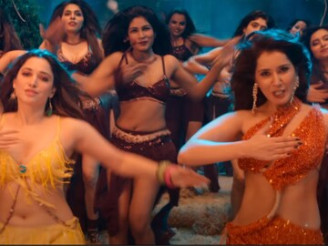 Sexy Video! Tamannaah Bhatia, Raashii Khanna Sizzle In Aranmanai 4 Song 'Achacho; Watch - News18