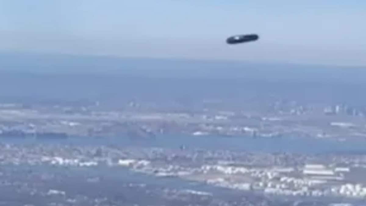 UFO Spotted In New York City? Mysterious 'Flying Cylinder' Caught On ...