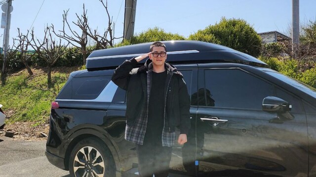 Business Proposal Star Kim Min-Kyu Flaunts Buzz Cut As He Begins Military Duty | Movies News ...