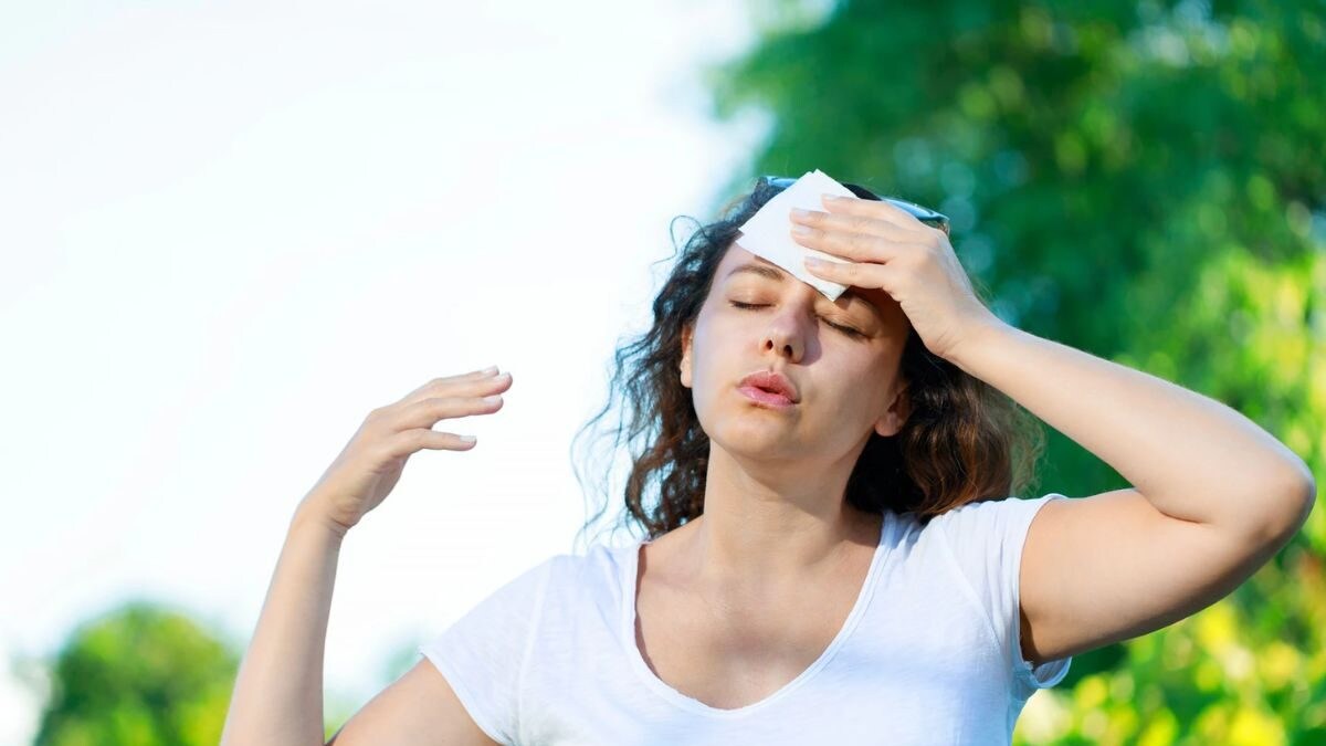 Eating Water-rich Foods To Applying Sunscreen, Tips To Protect Yourself ...