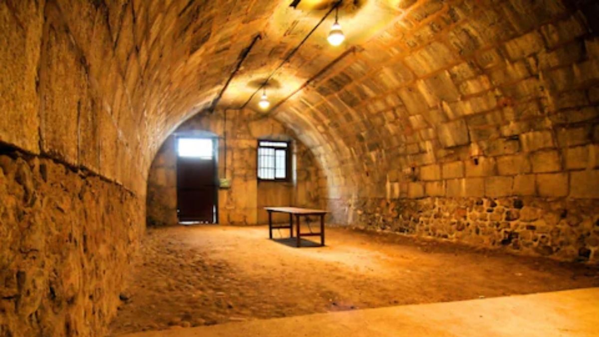 In England’s Essex, This Farm Houses Secret Nuclear Bunker Built During ...