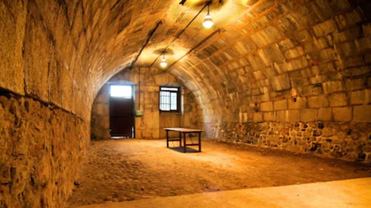 In England’s Essex, This Farm Houses Secret Nuclear Bunker Built During ...