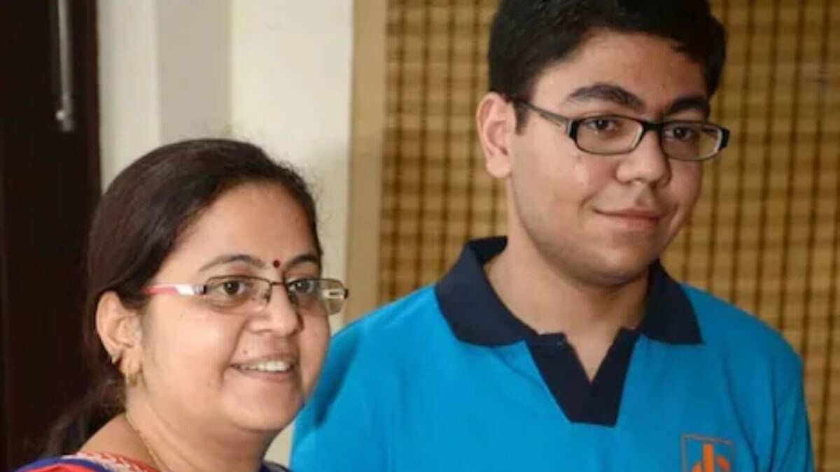 Meet Satvat Jagwani, The JEE Topper With AIR 1 Who Left IIT-Bombay For ...