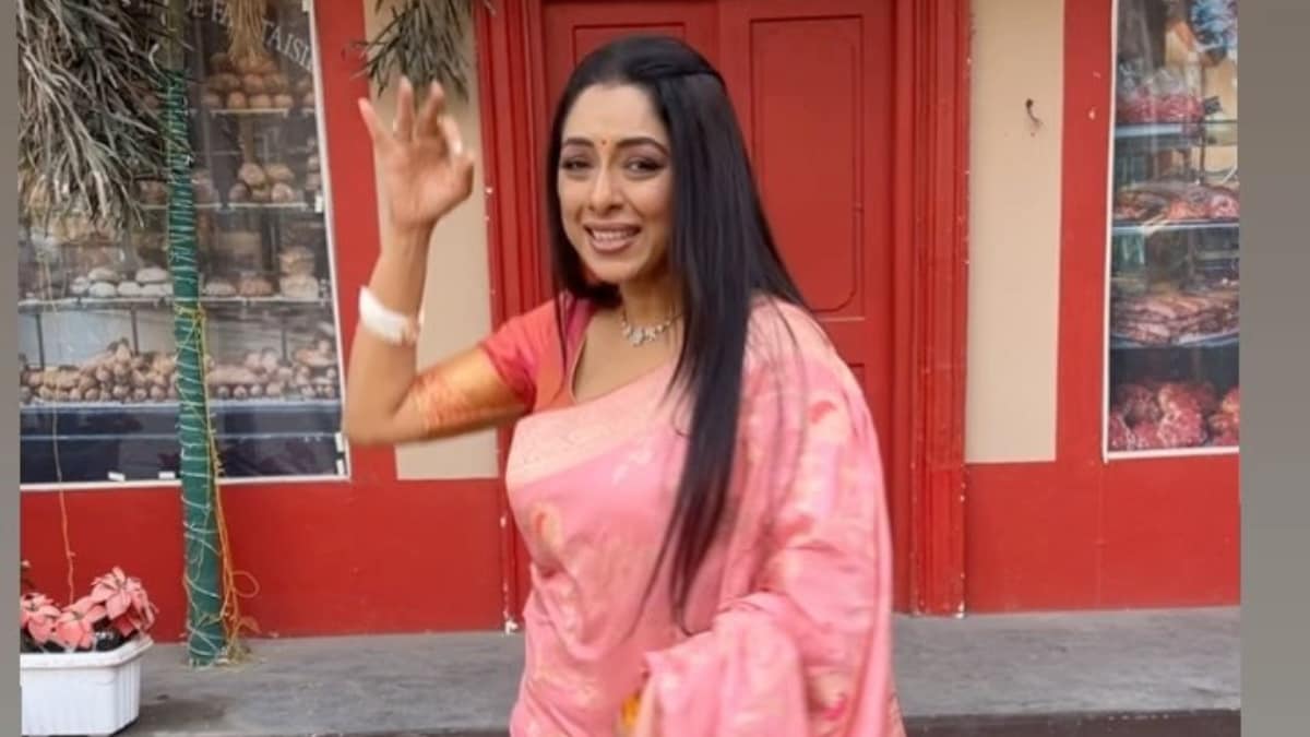 Watch: Rupali Ganguly Grooves To Trending Marathi Song Gulabi Sadi ...