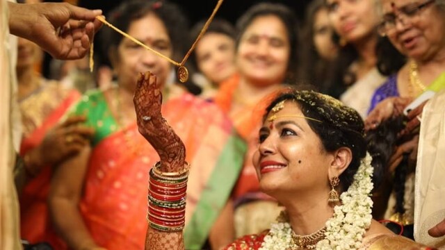 Singer Sunitha Upadrashta Pregnant? What We Know | Movies News - News18