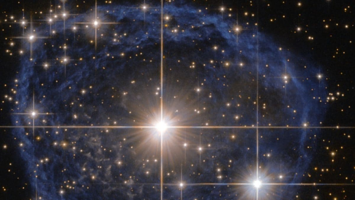 Picture of Blue Bubble Nebula Captured By NASA's Hubble Telescope Is ...