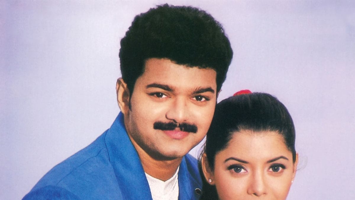 Thalapathy Vijay-starrer Youth Actress Shaheen Khan's Family Pics Viral | Movies News - News18