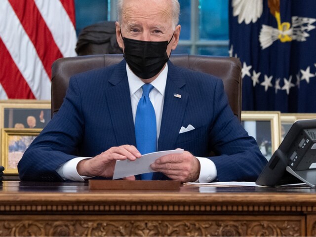 Donald Trump Claims Biden Defecated On White House’s Historic Resolute ...