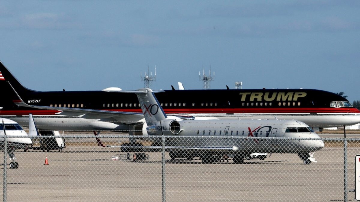 Donald Trump’s Private Boeing 757 Clips Another Jet In Florida Airport ...