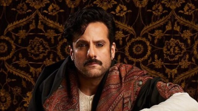 Fardeen Khan Shares Photos From Heeramandai’s Look Test As Wali ...