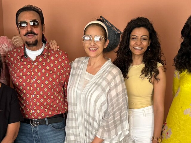 Gulshan Grover Watches Heeramandi with 'Bad Girl' Manisha Koirala ...