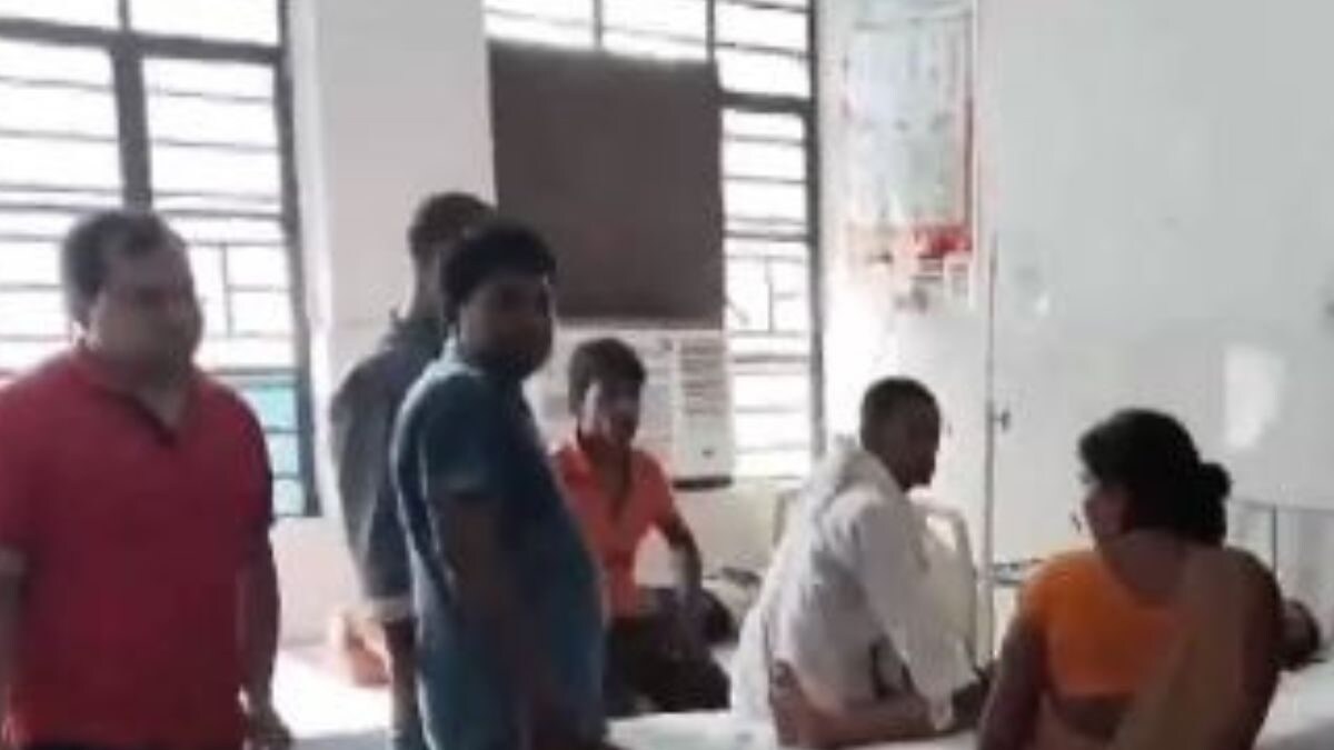 7 School Students Faint at a School in Bihar's Sheikhpura Due to ...