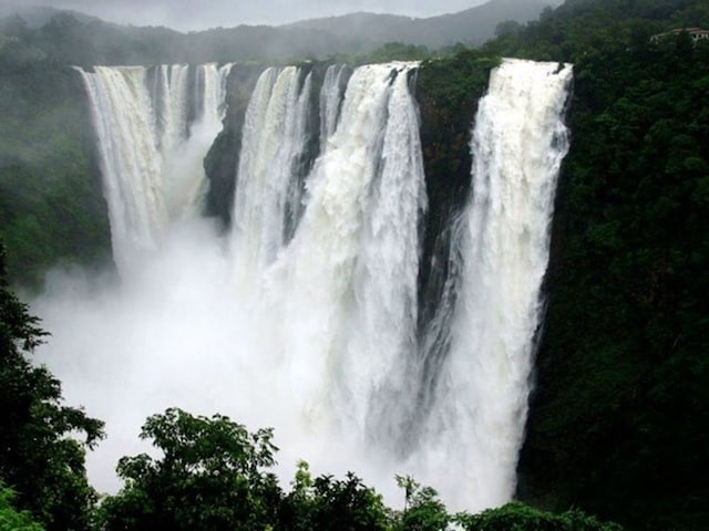 Chitrakoot Falls: 10 Amazing Facts About India’s Widest Waterfalls - News18