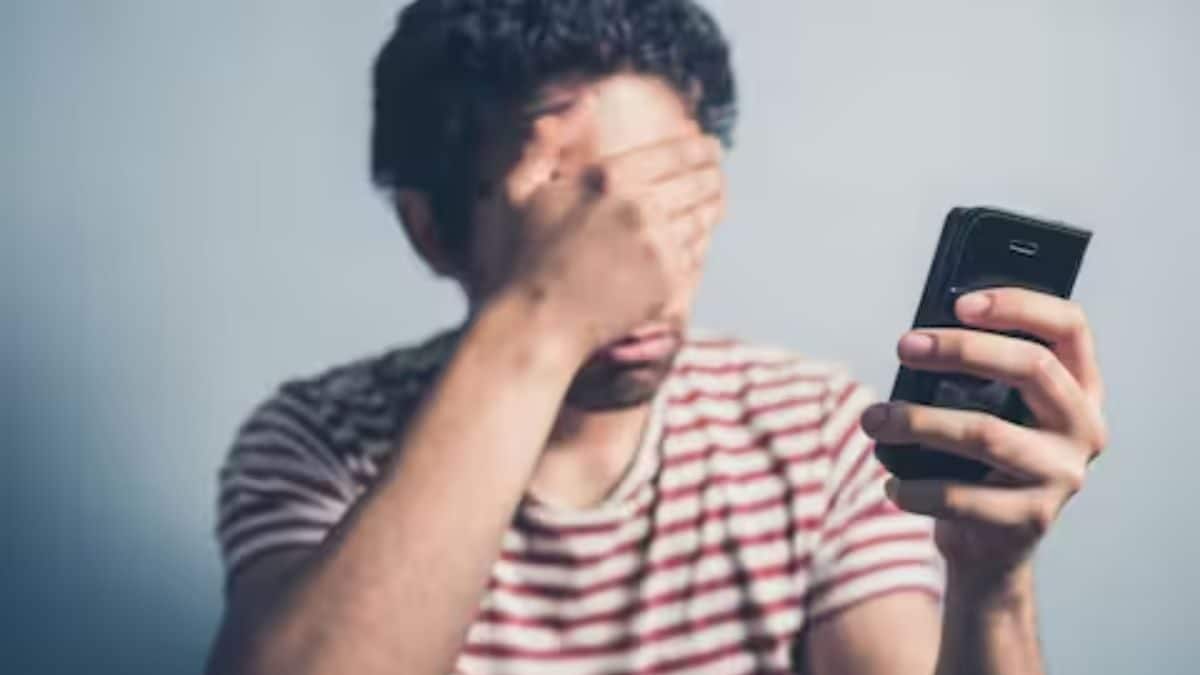 Here’s Why You Must Avoid Using Mobile Phone In Restroom | Lifestyle ...