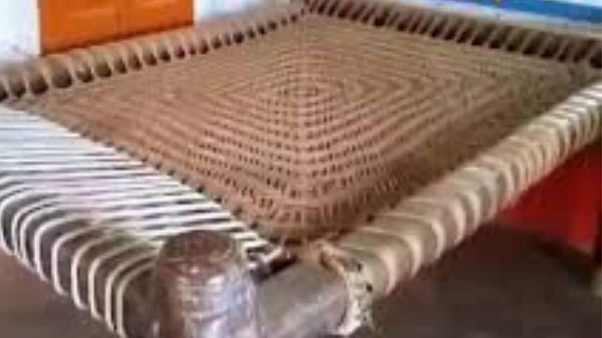 This Rajasthan Village’s 100-year-old Cot Weighs 300 Kg And Has Space ...