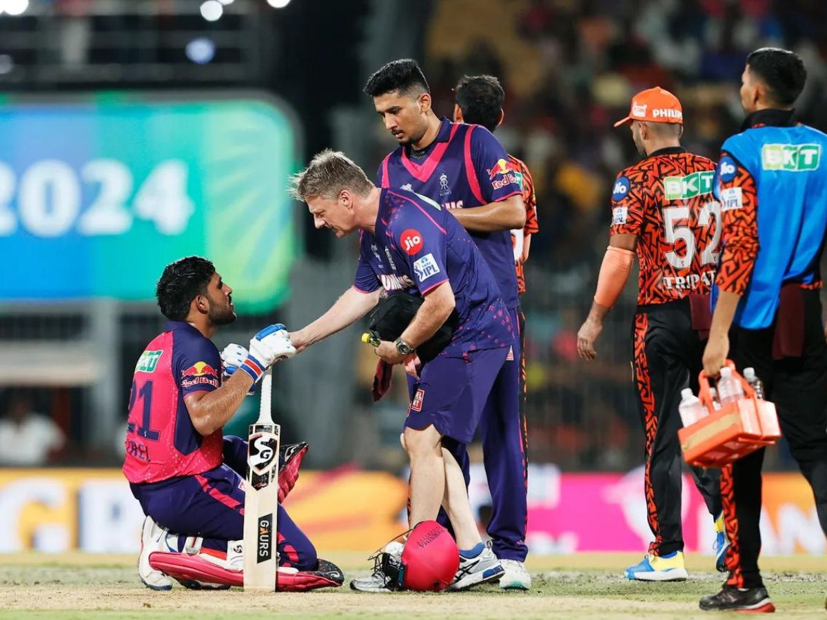 IPL 2024 Qualifier 2, SRH vs RR: Dhruv Jurel Hit on the Throat by T ...