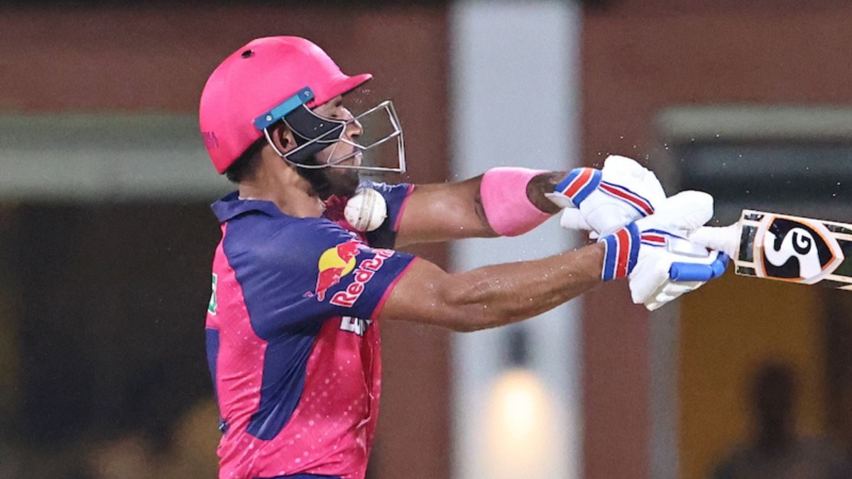 IPL 2024 Qualifier 2, SRH vs RR: Dhruv Jurel Hit on the Throat by T ...