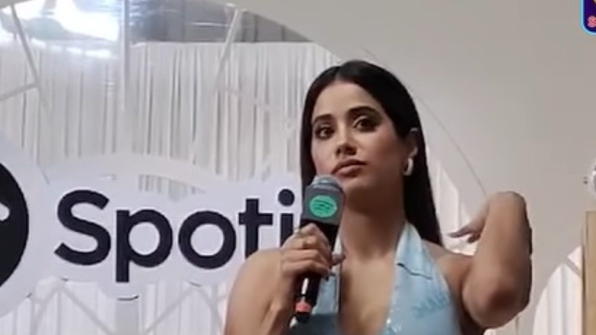 Janhvi Kapoor Fangirls Over Vishal Mishra, Says 'Roya Jab Tu' From Mr And Mrs Mahi 'Moves Me ...