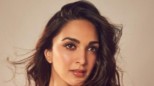 Kiara Advani Begins Shoot For Hrithik Roshan-Jr NTR Starrer War 2; Video Goes Viral | Watch ...
