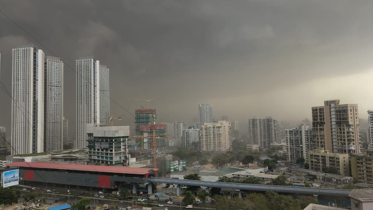 Massive Billboard Collapses In Mumbai's Ghatkopar After Heavy Dust ...