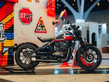 Jawa 42 Bobber Red Sheen Launched in India, Prie Starts at Rs 2.30 Lakh ...