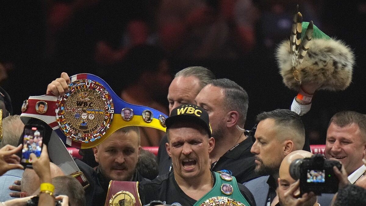 Oleksandr Usyk Beats Tyson Fury to Become Undisputed World Heavyweight ...